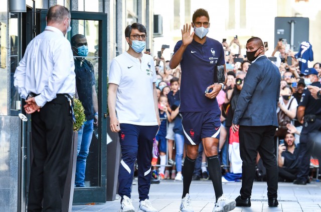 PSG Mercato : Le Real Madrid tient un accord pour Raphaël Varane - Foot Sur 7